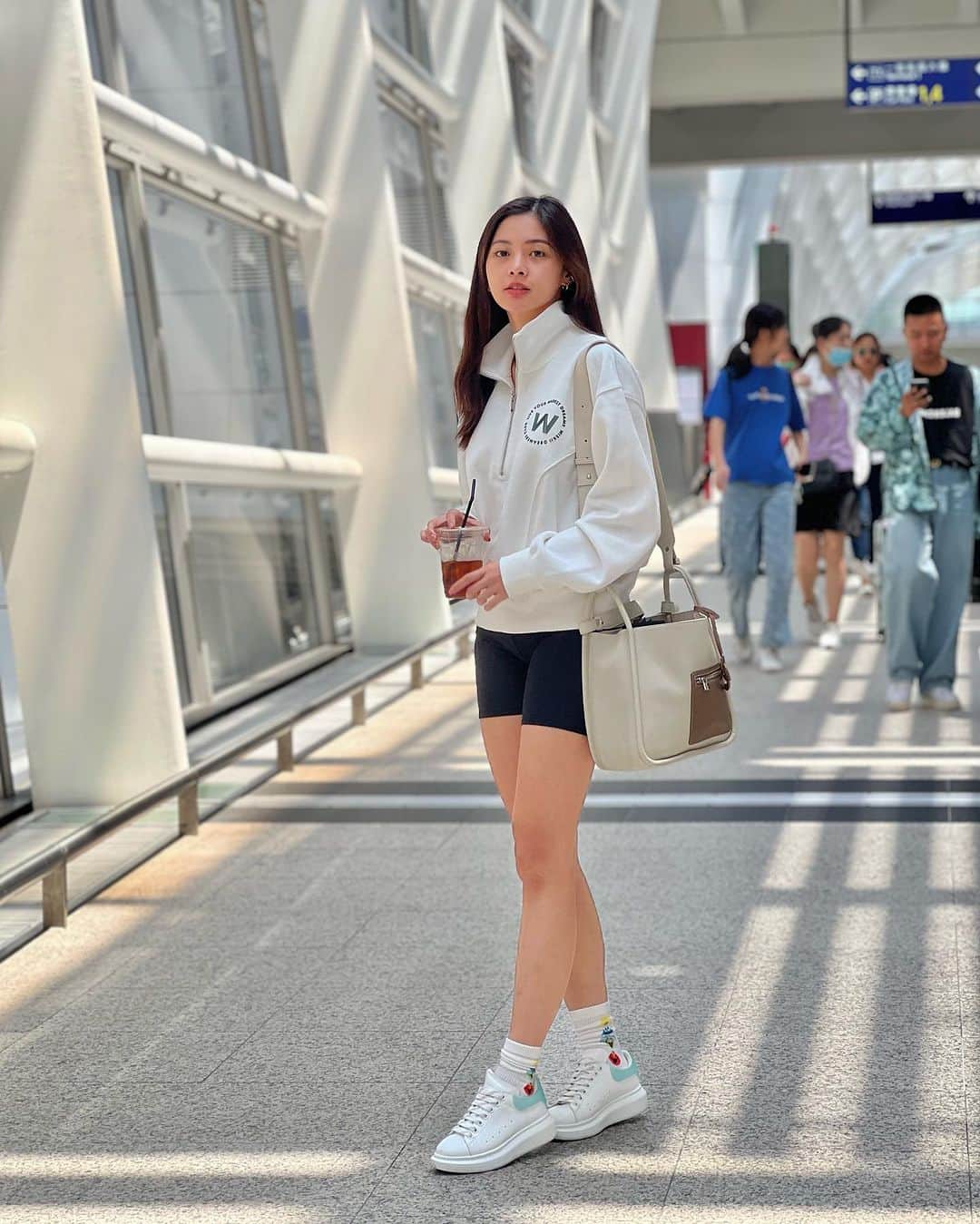 Kim Chiuさんのインスタグラム写真 - (Kim ChiuInstagram)「“𝐋𝐢𝐯𝐞 𝐟𝐨𝐫 𝐭𝐡𝐞 𝐦𝐨𝐦𝐞𝐧𝐭𝐬 𝐲𝐨𝐮 ...