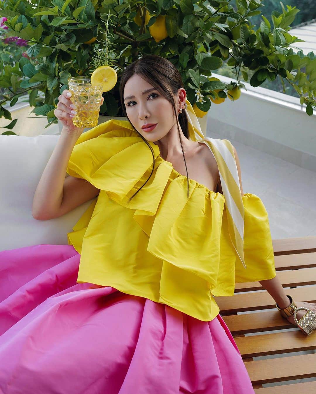 ジェイミー・チュアさんのインスタグラム写真 - (ジェイミー・チュアInstagram)「Life moves pretty fast so ...