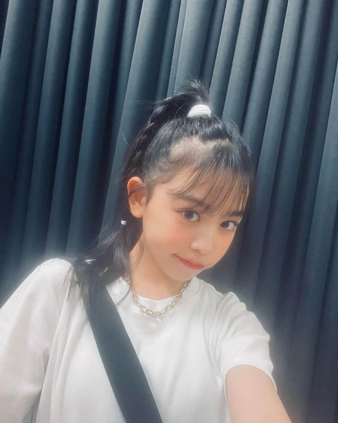 梶原叶渚さんのインスタグラム写真 - (梶原叶渚Instagram)「cuugal8月号販売中です! 今回はオフショ盛りだくさんです!∗*ﾟ 今月号では今までより、本当に沢山の髪型をしましたˊ ...