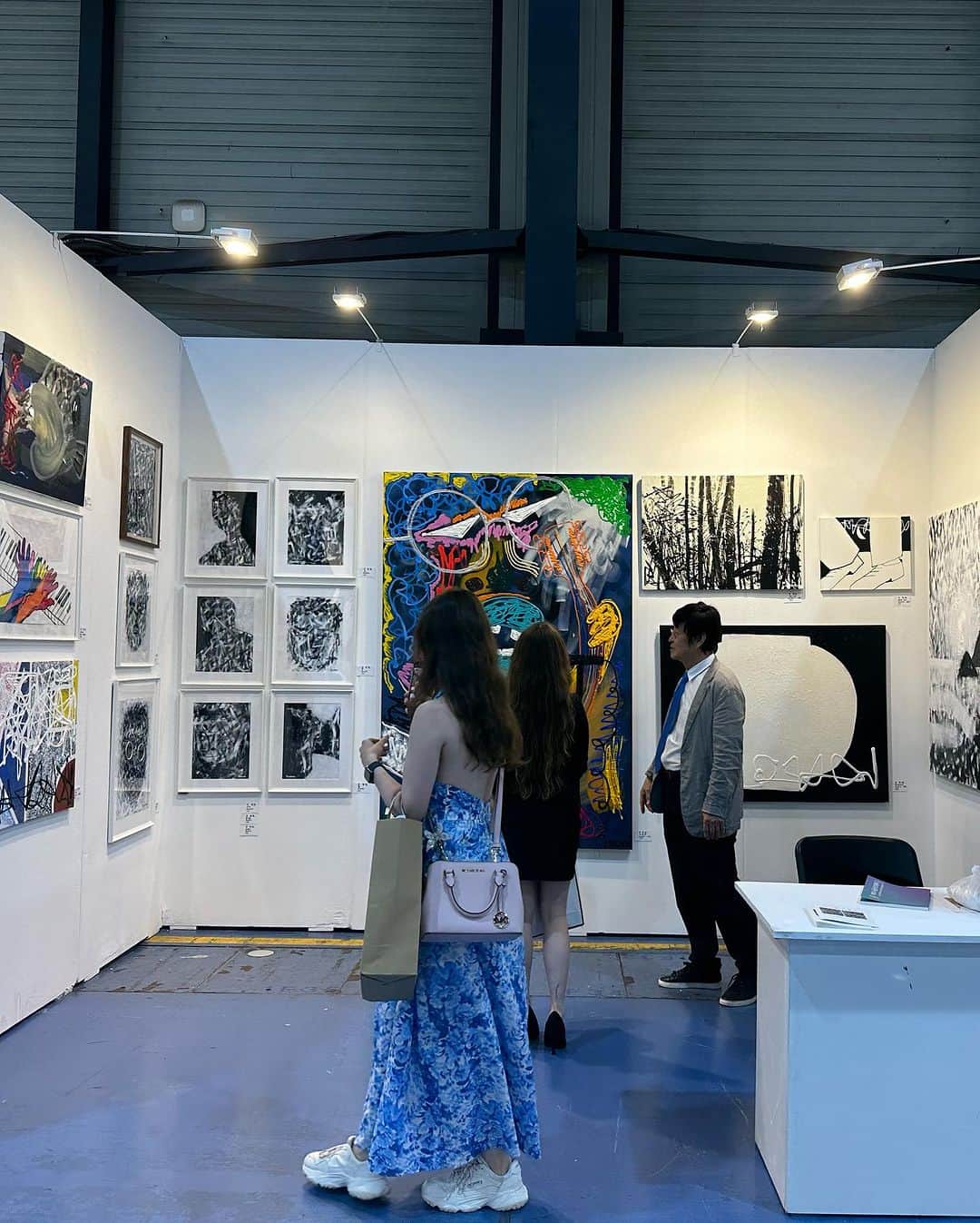 GilMeさんのインスタグラム写真 - (GilMeInstagram)「인사드렸더니 개막식 끝나자마자 제 그림부터 제일 먼저 ...