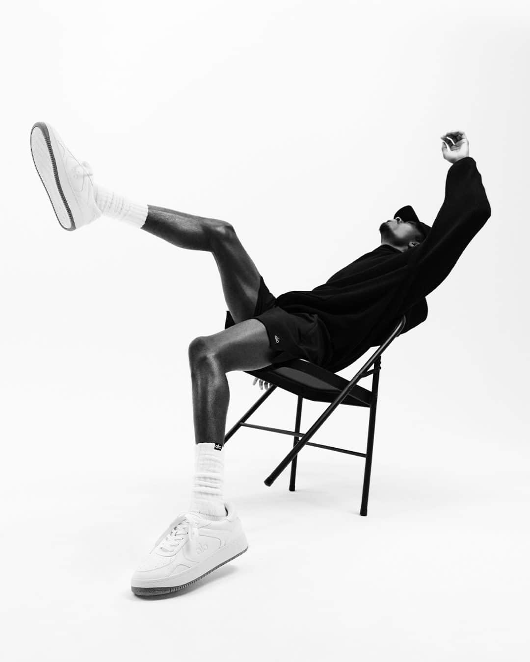 Alo Yogaさんのインスタグラム写真 Alo Yogainstagram 「limited Restock 👟 The One