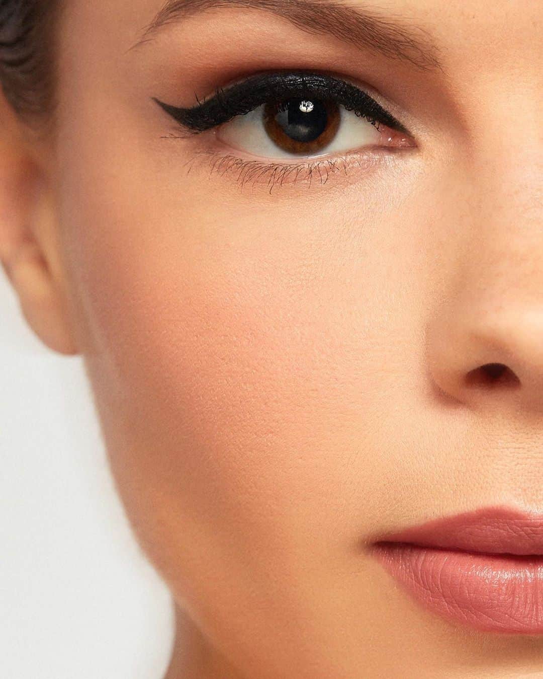 NARSさんのインスタグラム写真 - (NARSInstagram)「Elevated makeup. Easier than ever ...