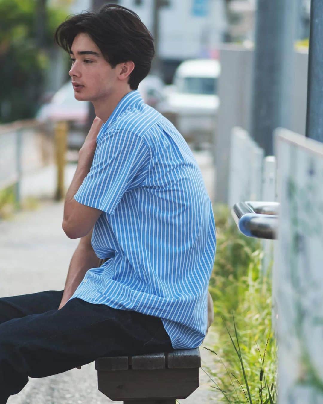 メンズノンノさんのインスタグラム写真 - (メンズノンノInstagram)「定番名品「シャツ」をどう着るか考えてみる [ コム デ ギャルソン・シャツ ] 海のある町に行くなら、コム デ ...