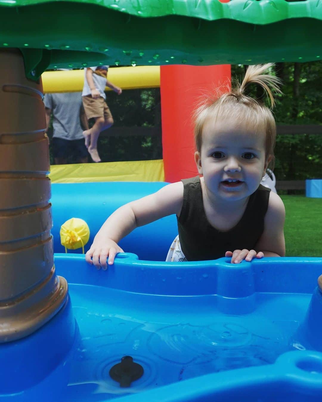 メリッサ・フランクリンさんのインスタグラム写真 - (メリッサ・フランクリンInstagram)「Cait is two and it’s a ...