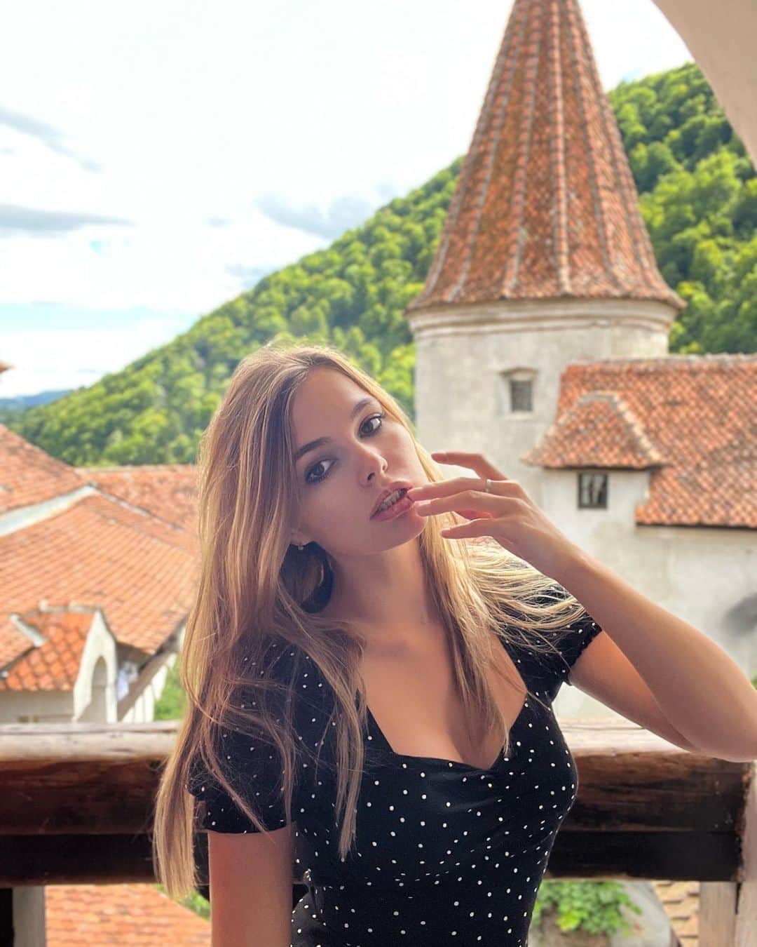 オクティブリア・マクシモーバさんのインスタグラム - (オクティブリア・マクシモーバ@oktyabrina_maximova)