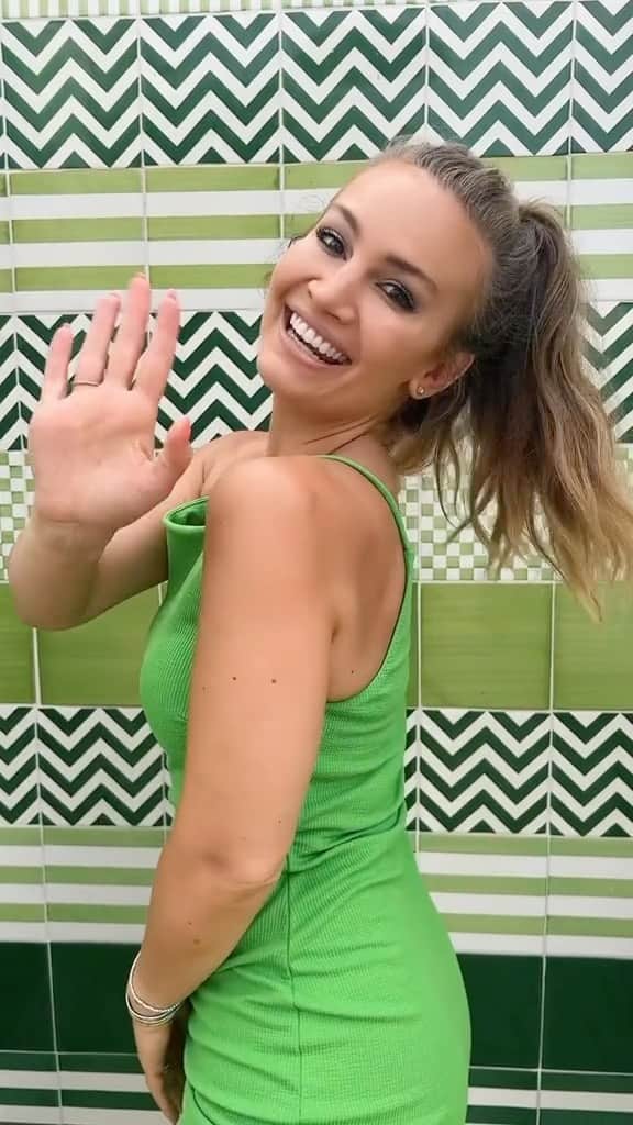 Anna Sacconeさんのインスタグラム動画 - (Anna SacconeInstagram)「Making a real life ...