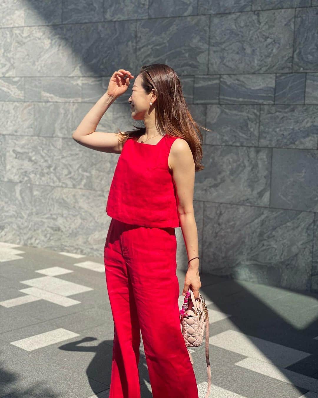沢瀉美緒さんのインスタグラム写真 沢瀉美緒instagram 「※ Red Coordinate ️ リネンでサラッと着られる