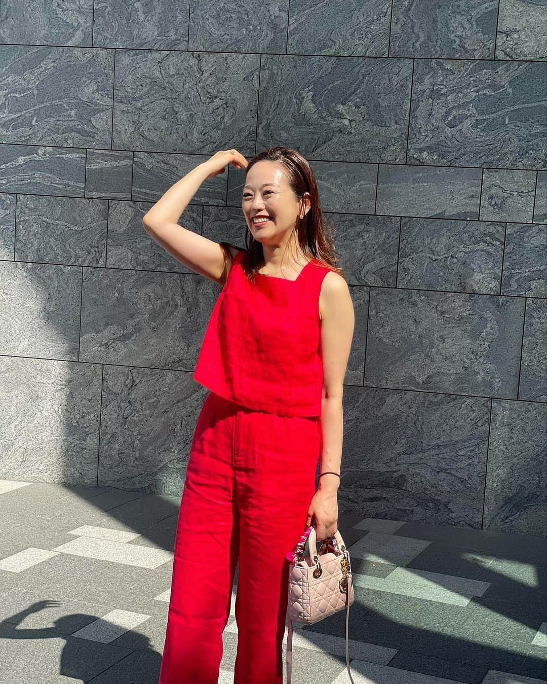 沢瀉美緒さんのインスタグラム写真 沢瀉美緒instagram 「※ Red Coordinate ️ リネンでサラッと着られる