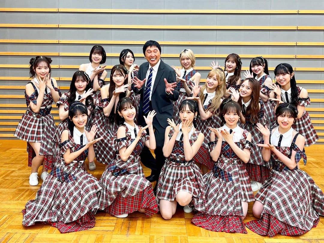 AKB48 Officialさんのインスタグラム写真 - (AKB48 OfficialInstagram)「FNS鬼レンチャン歌謡祭 👹 ありがとうございました〜👀💖 ⁡ ほいけんたさんと ...