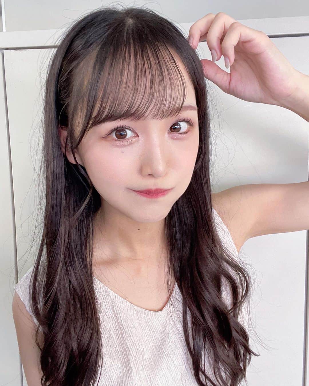 福田朱里さんのインスタグラム写真 福田朱里instagram 「意外とレアな、巻き下ろし💟 巻き下ろし 巻き髪 ヘアメ ミーア