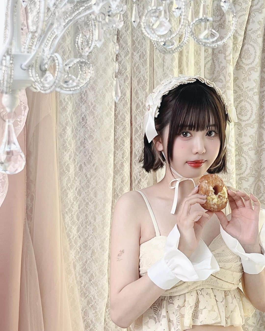 LARMEさんのインスタグラム写真 - (LARMEInstagram)「🍑 𝙋 𝙍 𝙀 𝙎 𝙀 𝙉 𝙏 LARME 057オフショット🤍 《ちせちゃん》の サイン入りチェキを 2名様に ...