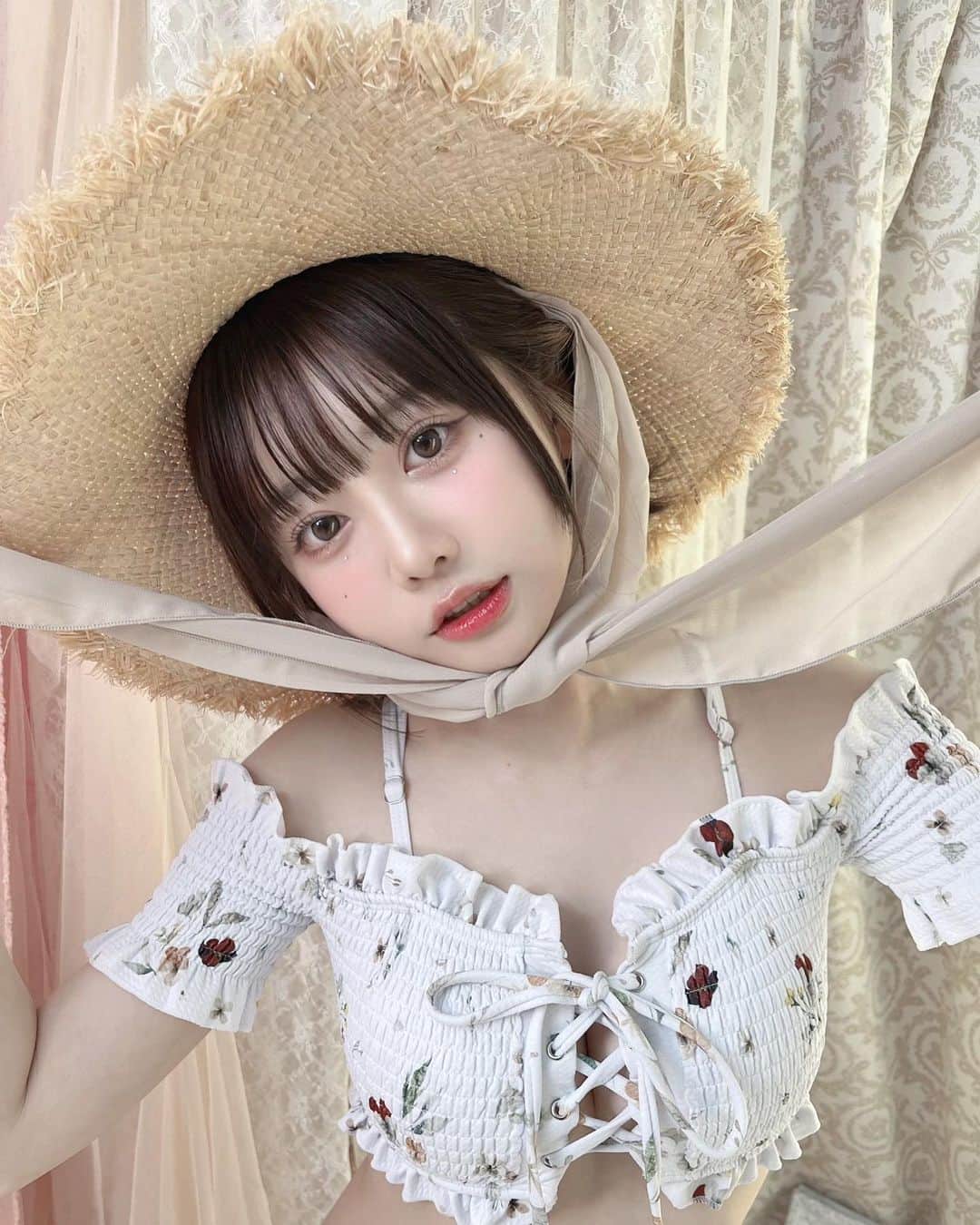 LARMEさんのインスタグラム写真 - (LARMEInstagram)「🍑 𝙋 𝙍 𝙀 𝙎 𝙀 𝙉 𝙏 LARME 057オフショット🤍 《ちせちゃん》の サイン入りチェキを 2名様に ...