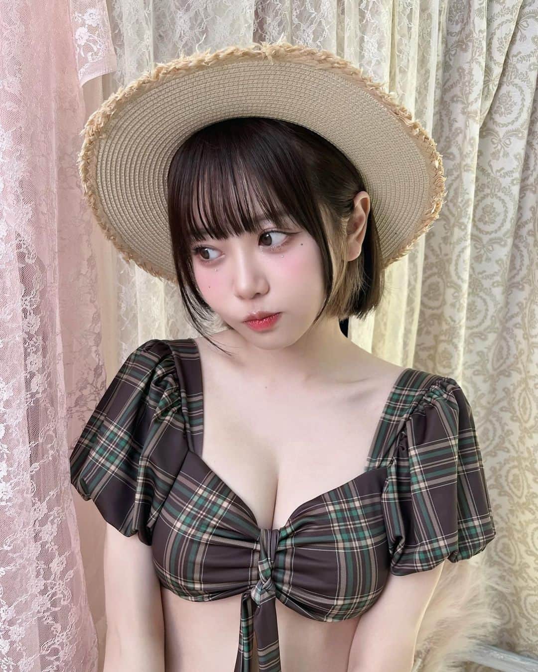 LARMEさんのインスタグラム写真 - (LARMEInstagram)「🍑 𝙋 𝙍 𝙀 𝙎 𝙀 𝙉 𝙏 LARME 057オフショット🤍 《ちせちゃん》の サイン入りチェキを 2名様に ...