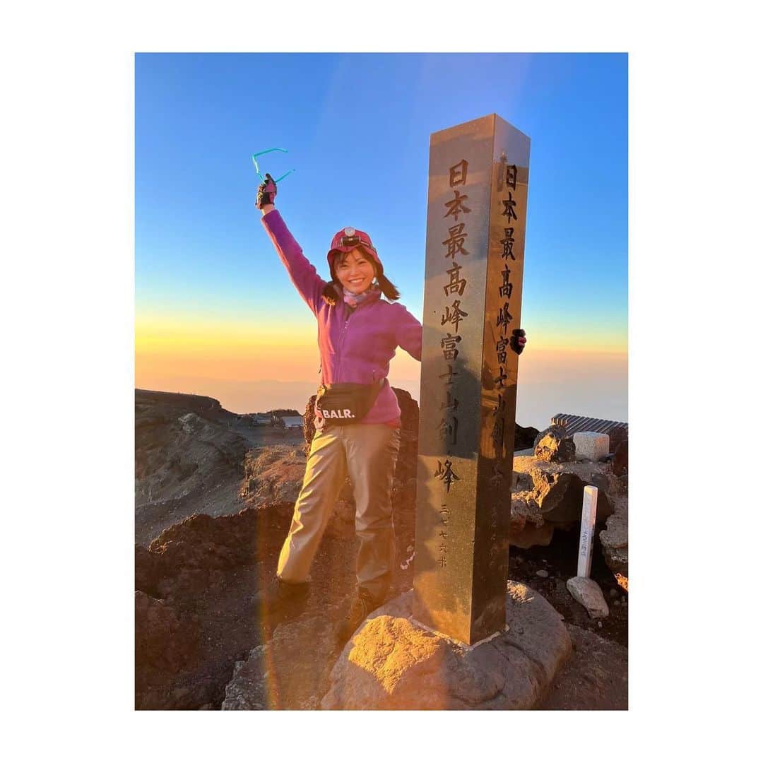 松本圭世さんのインスタグラム写真 - (松本圭世Instagram)「. 富士山🗻 標高3776m 日本一高い場所剣ヶ峰でのご来光を拝んだよー😊🌄 最後まで諦めないで頂上に辿り着けて本当に ...