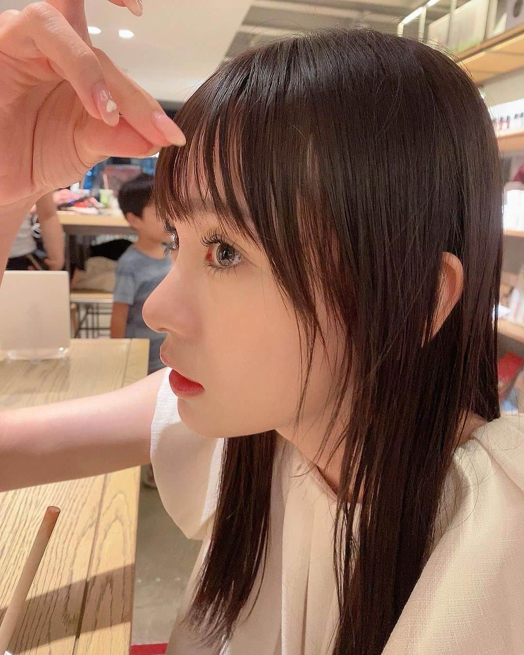 中川紅葉さんのインスタグラム写真 - (中川紅葉Instagram)「Photo by @moena_watanabe ☕️ 前髪いっつも切り ...
