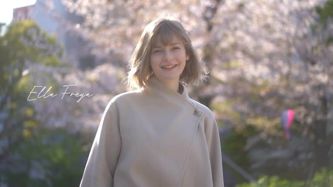 Ella Freyaさんのインスタグラム動画 - (Ella FreyaInstagram)「Ella!! Congratulations 900K!!!! Film by ...