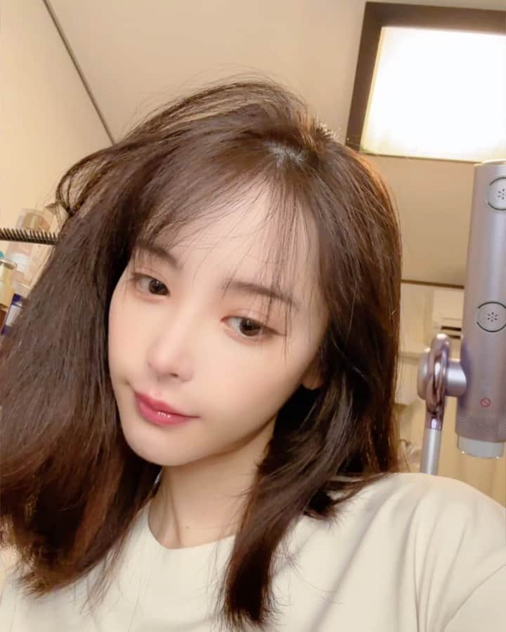 桃乃木かなさんのインスタグラム写真 - (桃乃木かなInstagram)「お昼だけどおはよう〜🥱 最近朝早く起きてお昼にやる事がなくて 夜に ...