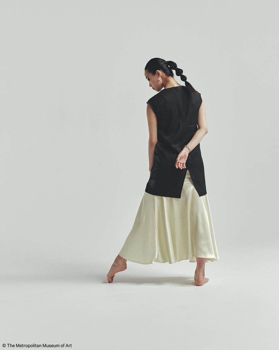 Ameri vintageさんのインスタグラム写真 - (Ameri vintageInstagram)「AMERI×THE MET LAYERED DRESS (col.BLK) ー7.28 ...