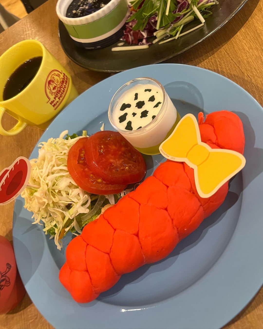 小林美季さんのインスタグラム写真 - (小林美季Instagram)「いっぱい笑える毎日に感謝だなぁ* 名古屋で行った トイストーリーカフェと 東京の2回目の写真🧸 満足気ですね ...