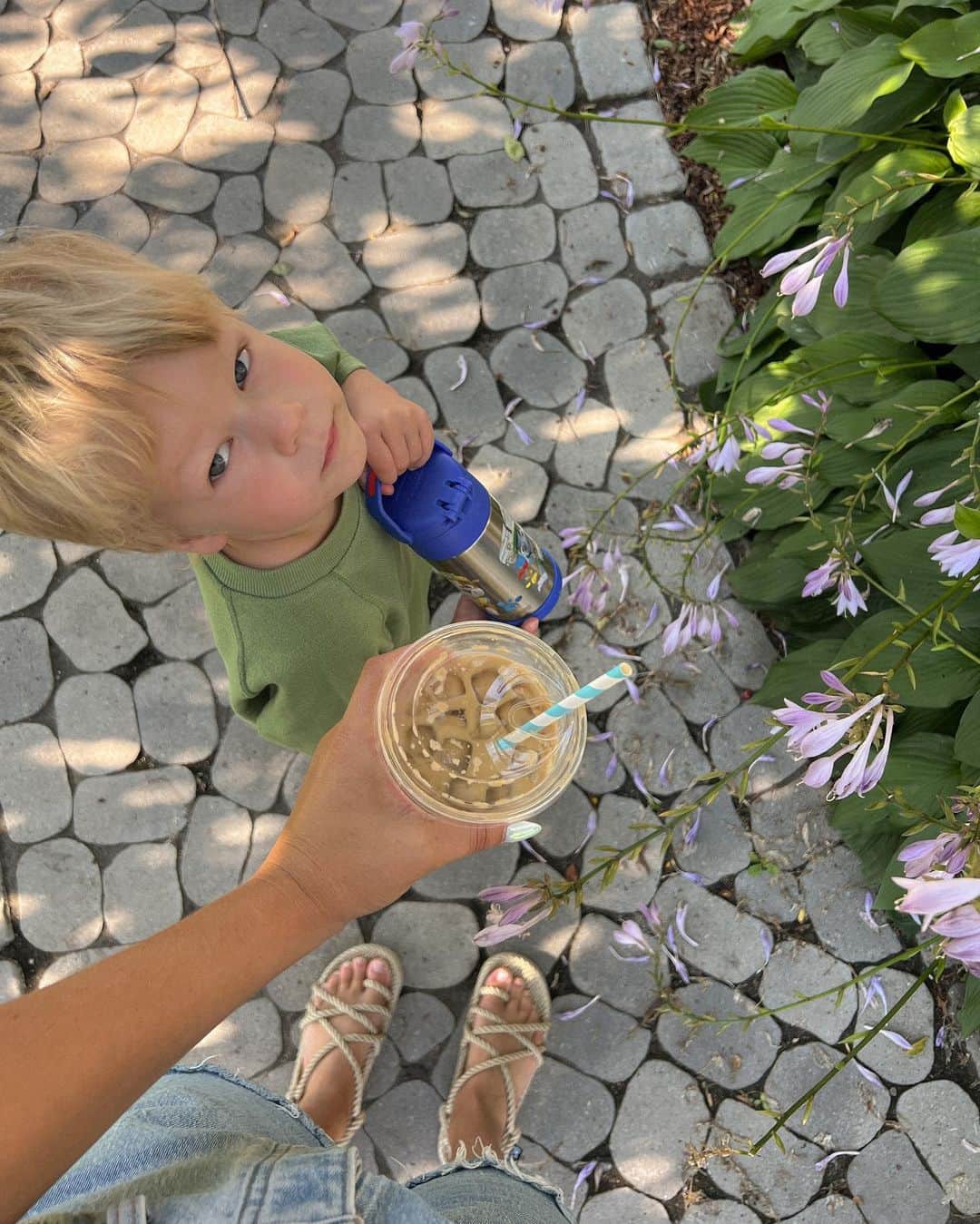 Alex Centomoさんのインスタグラム写真 - (Alex CentomoInstagram)「july diaries ☀️🩵📖🐚🍉 ...