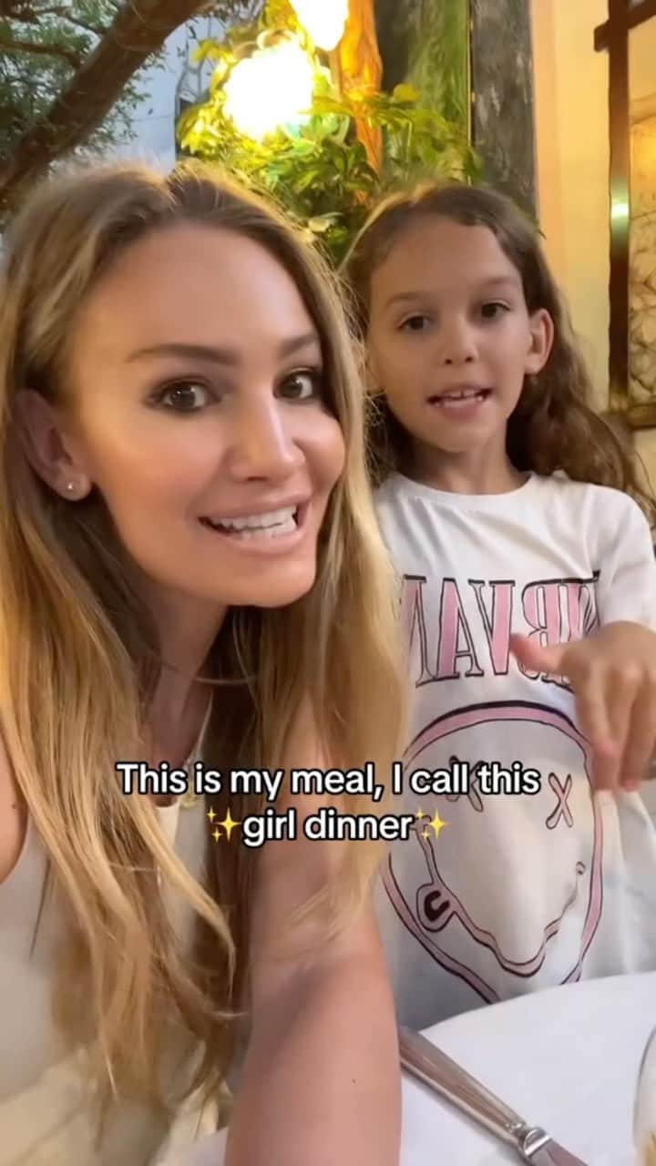 Anna Sacconeさんのインスタグラム動画 - (Anna SacconeInstagram)「Italian holiday ...