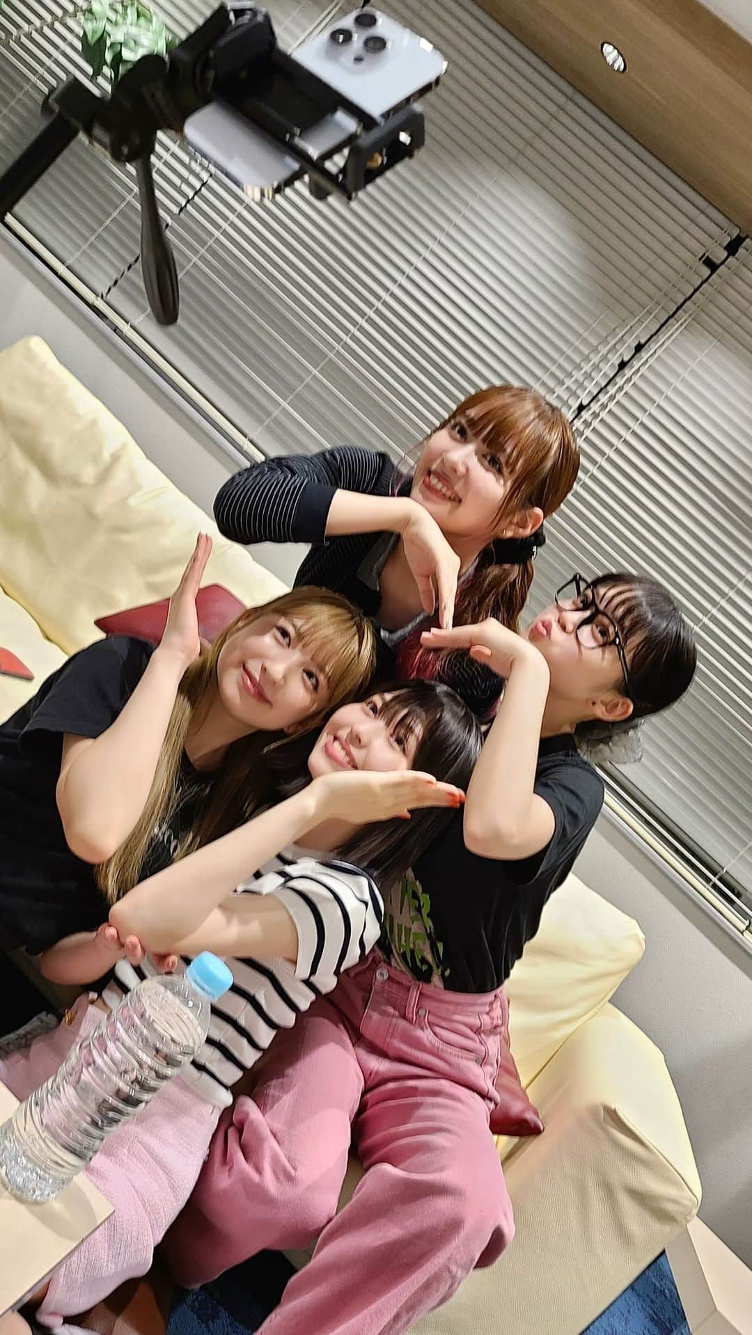 @onefive（ワンファイブ）さんのインスタグラム動画 - (@onefive（ワンファイブ）Instagram)「新曲「SAWAGE」 7/29 『六本木アイドル フェスティバル2023 ...