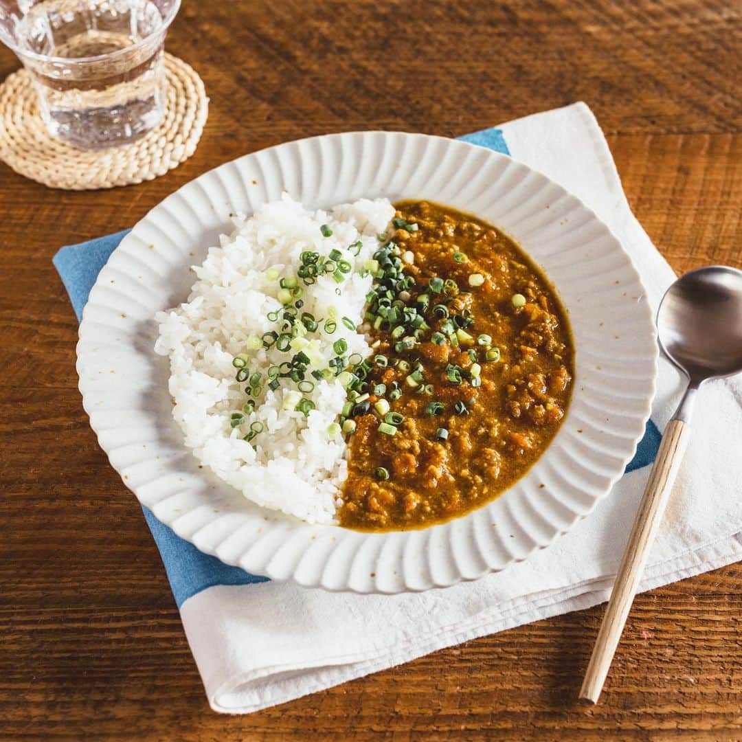 アンアンさんのインスタグラム写真 - (アンアンInstagram)「発売中の #anan 2358号は『チャージ＆デトックスRecipe』特集。 暑い夏本番、スパイスで汗をかいたり、冷たい麺 ...