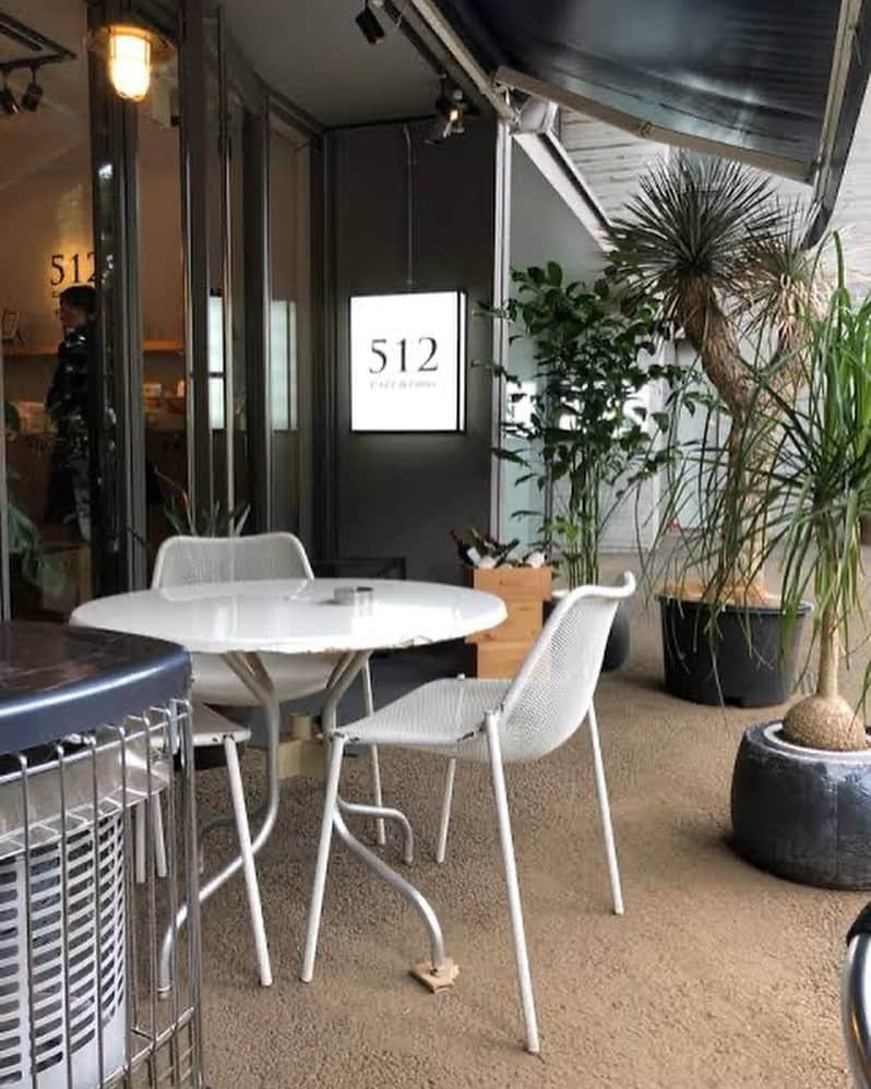 日下裕江さんのインスタグラム写真 - (日下裕江Instagram)「六本木で1番好きなカフェ☕️💕 @512cafe_official #512cafe_and_grill 都会とは思えない ...