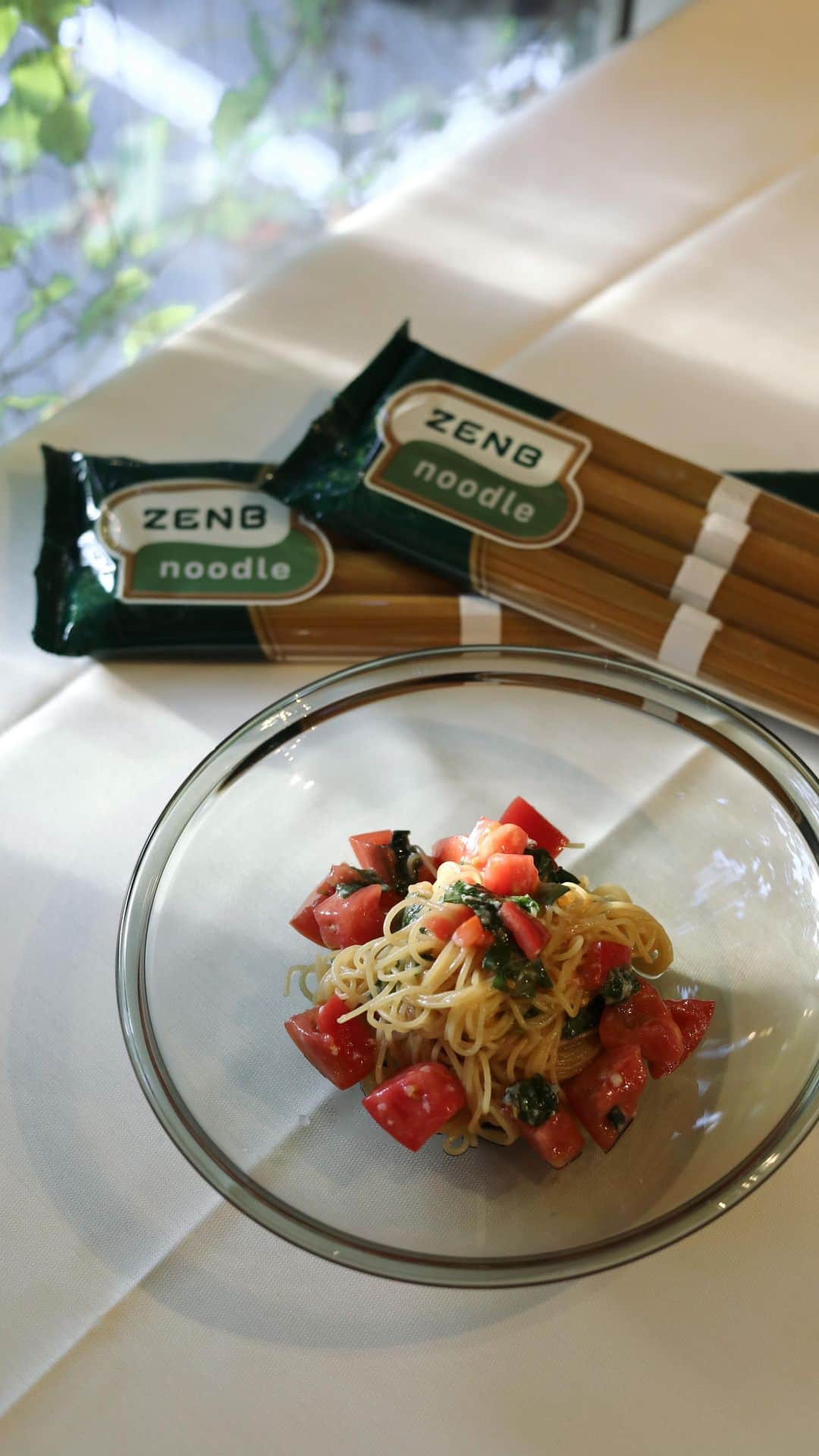 中本千尋さんのインスタグラム動画 - (中本千尋Instagram)「ZENB noodle 細麺を使った冷製パスタをご紹介しています!!! @zenb_japan @chihiro ...