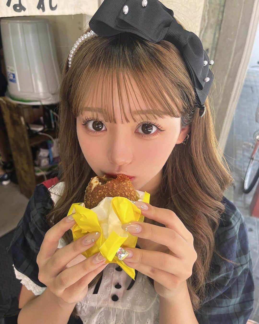 山本姫香さんのインスタグラム写真 山本姫香instagram 「カレーパンとお芋のアイス🍠 カレーパンはチーズが入って美味しいしお芋も