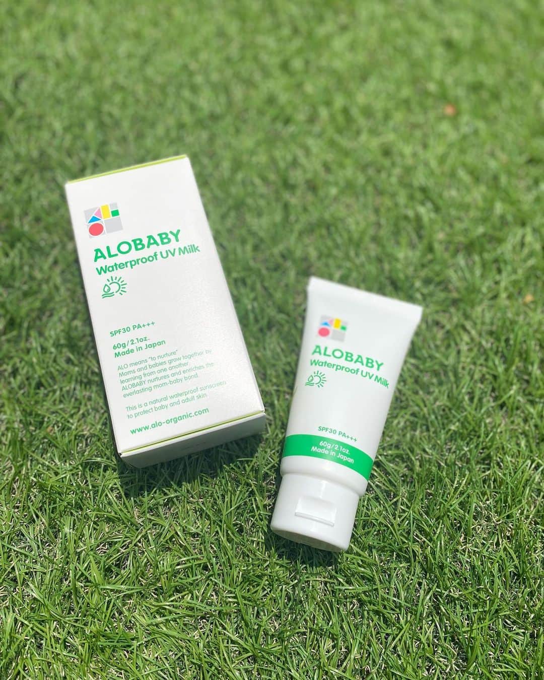 山上紗和 さんのインスタグラム写真 - (山上紗和 Instagram)「ALOBABY 新生児からつかえる #ウォータープルーフUVミルク のご紹介🧏🏻 元々 #100%天然由来 無添加 ...
