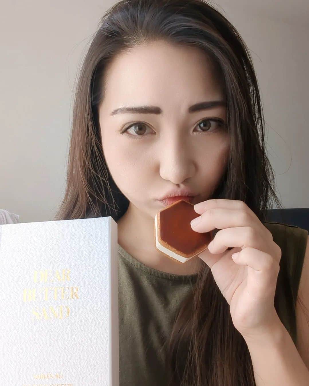 Hiromi Tomiiさんのインスタグラム写真 Hiromi Tomiiinstagram 「おはよん😊 バターサンド が届いた