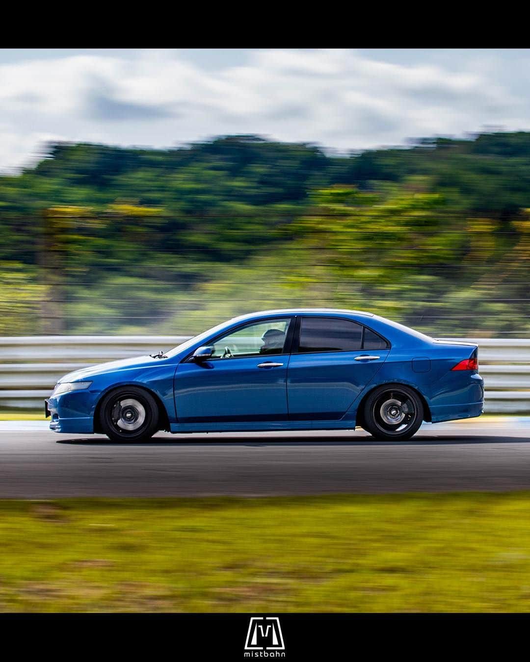 mistbahnさんのインスタグラム写真 - (mistbahnInstagram)「_ FLIP SIDE RACING Honda CL7 ...