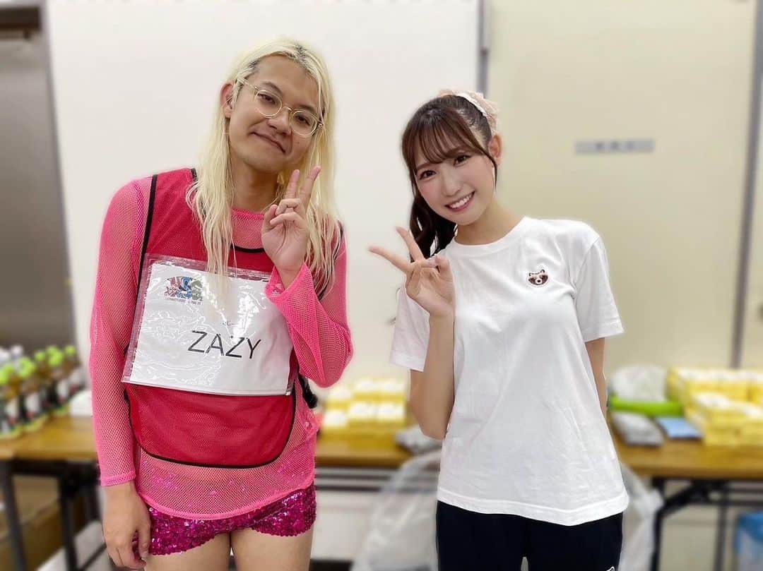 原かれんさんのインスタグラム写真 - (原かれんInstagram)「᯽ なんそれ ぴろぴろ〜🩷🩷🩷🩷 . . . ZAZYさんとお写真撮って頂いちゃいました🙈🙈 . ピンクがやっぱりこの日も ...