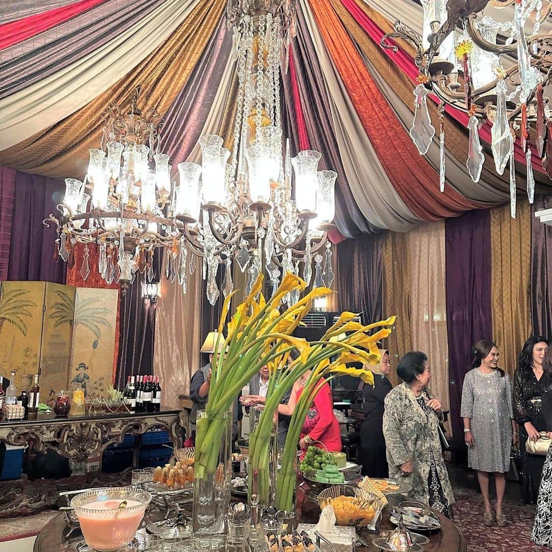 デヴィ・スカルノさんのインスタグラム写真 - (デヴィ・スカルノInstagram)「旧い友人である Mrs. Inti Sabagio が ...