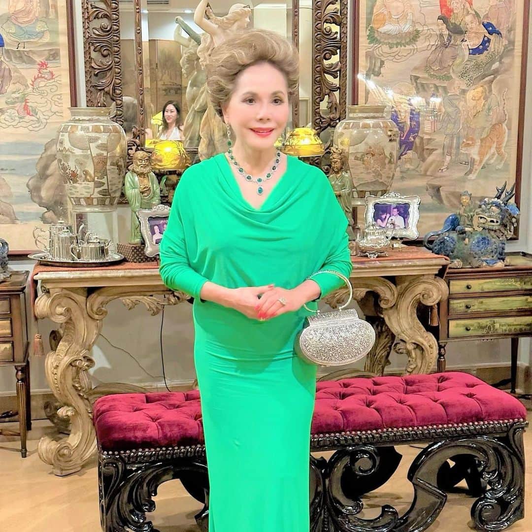 デヴィ・スカルノさんのインスタグラム写真 - (デヴィ・スカルノInstagram)「旧い友人である Mrs. Inti Sabagio が ...