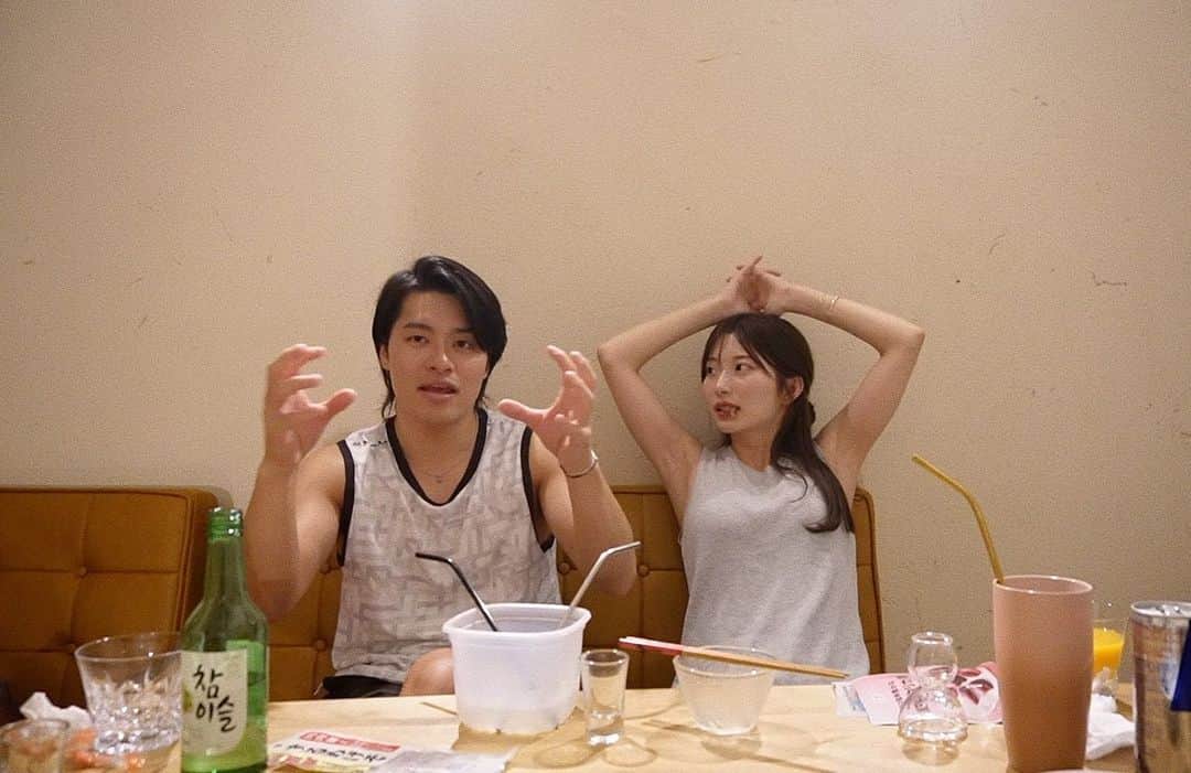 華金カップルさんのインスタグラム写真 - (華金カップルInstagram)「明日、泥酔質問コーナーYouTube UPします💁🏻‍♂️🤍 話 ...