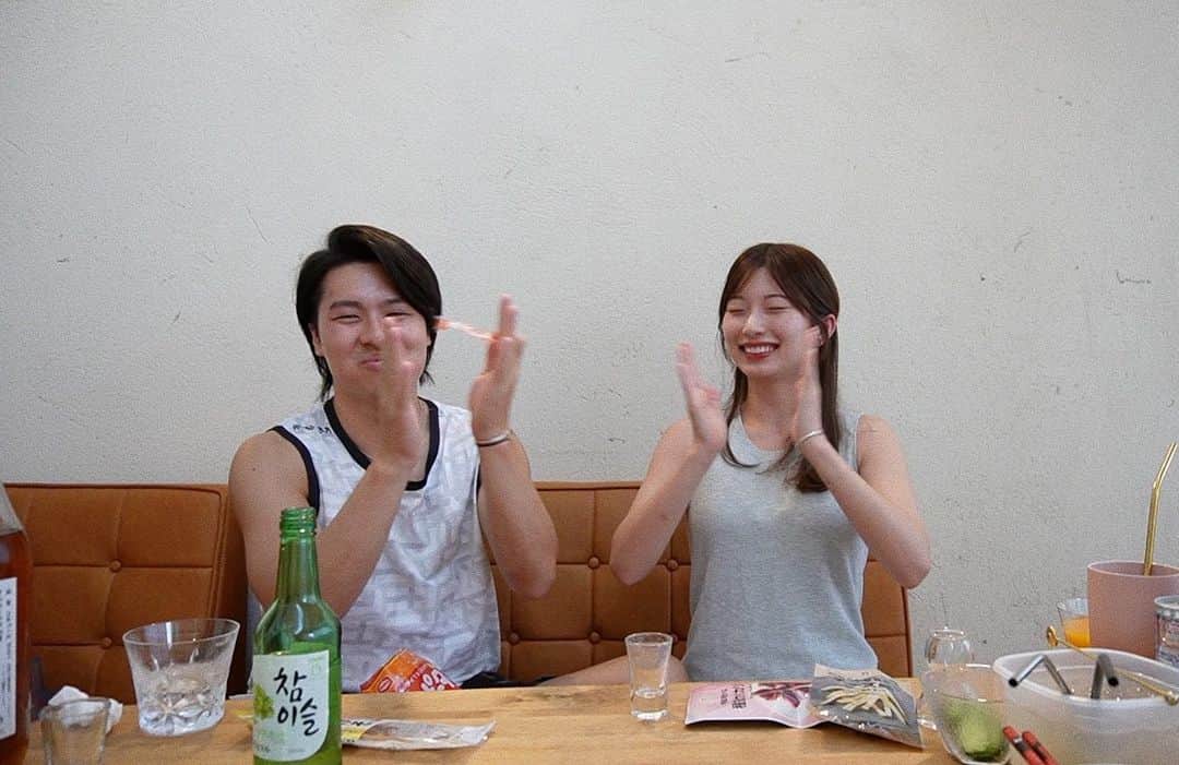 華金カップルさんのインスタグラム写真 - (華金カップルInstagram)「明日、泥酔質問コーナーYouTube UPします💁🏻‍♂️🤍 話 ...