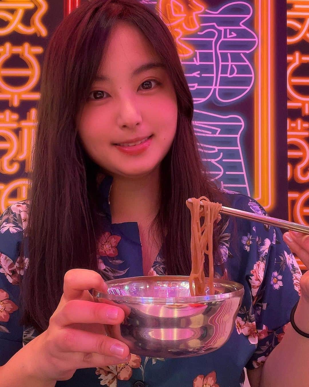 トロたんさんのインスタグラム写真 - (トロたんInstagram)「浅草横町内の韓国料理 #ハンマート さんでは 夏にぴったりの冷麺があるよ ...