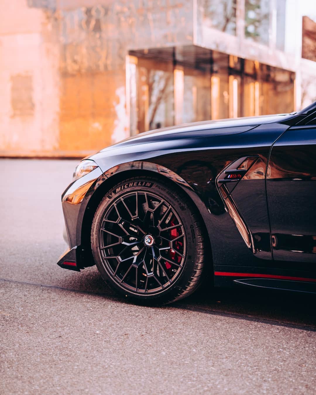 BMWさんのインスタグラム写真 - (BMWInstagram)「Sculpted to stand out 🏁 📸: @fukier1 ...