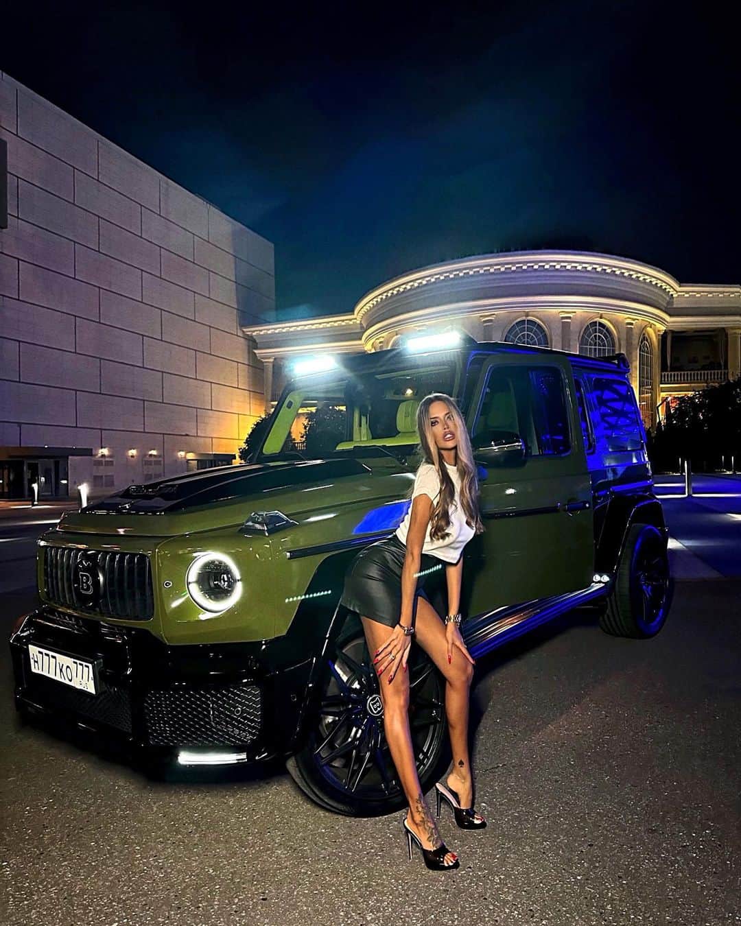 Nita Kuzminaさんのインスタグラム写真 - (Nita KuzminaInstagram)「New design for my car 🖤 Thanks @dctuning_msk ...