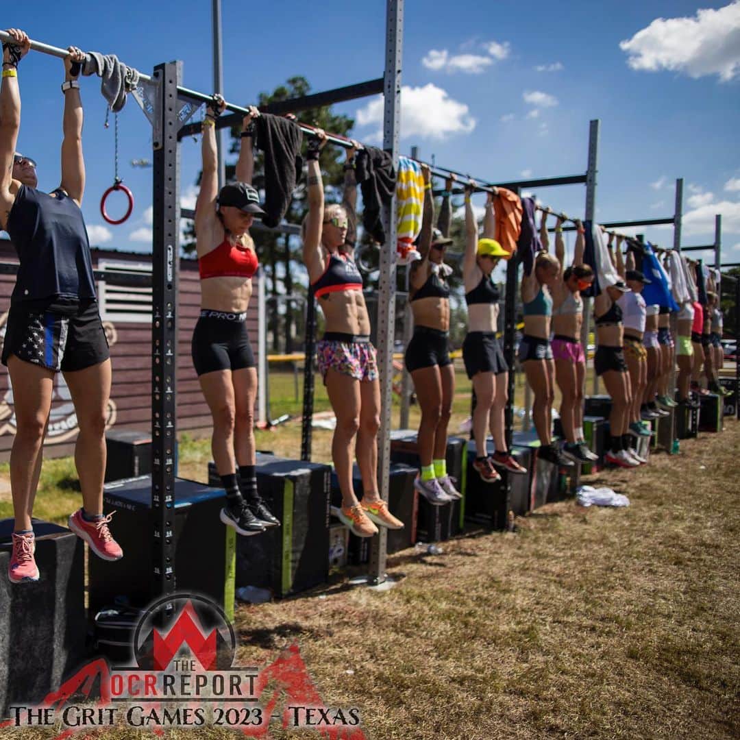 カーリー・ウォパットさんのインスタグラム写真 - (カーリー・ウォパットInstagram)「They say we leave pieces ...