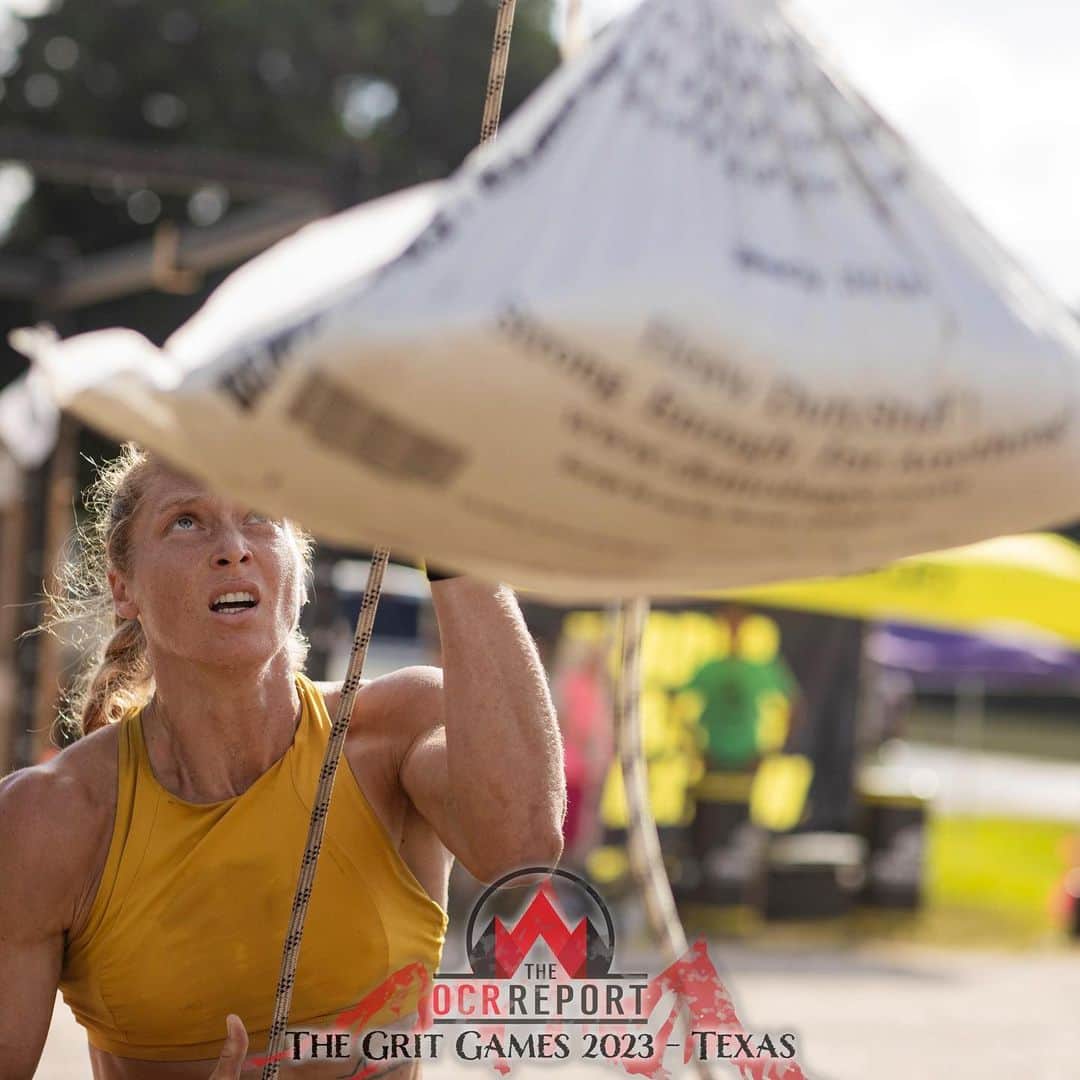 カーリー・ウォパットさんのインスタグラム写真 - (カーリー・ウォパットInstagram)「They say we leave pieces ...