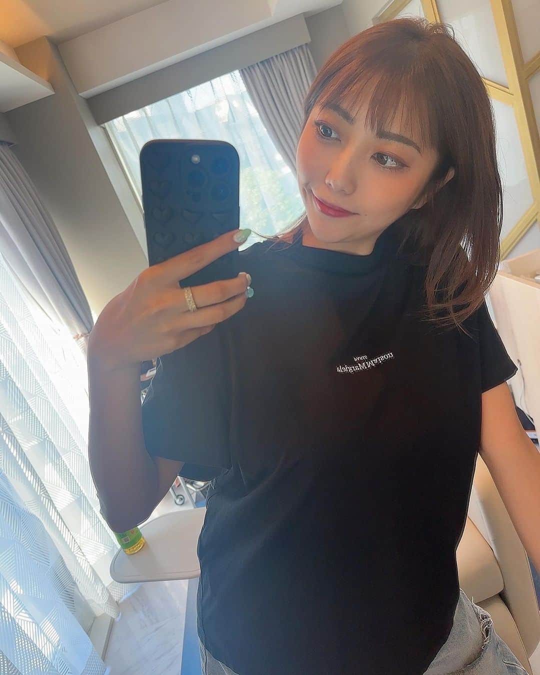 松岡凛さんのインスタグラム写真 松岡凛instagram「こんにちは🦄🩵 昨日の台風で大好きな沖縄が大変なことになってて沖縄の皆さん大丈夫だった🥹？？？ 最近毎日暑かったり天気異常だっ