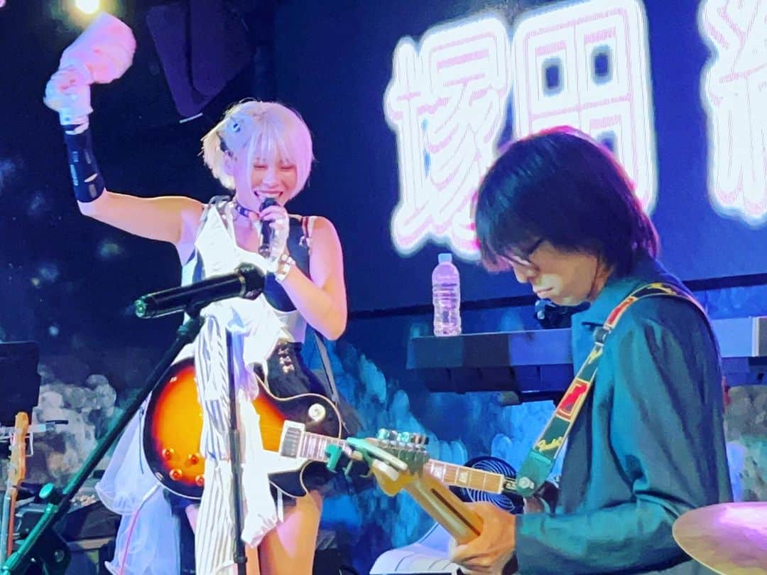 塚田綾佳さんのインスタグラム写真 - (塚田綾佳Instagram)「#塚田綾佳2ndワンマンライブ ありがとうございました~~~ 大成功！！！！ 初ギターお披露目も出来たし スペシャルゲスト ...