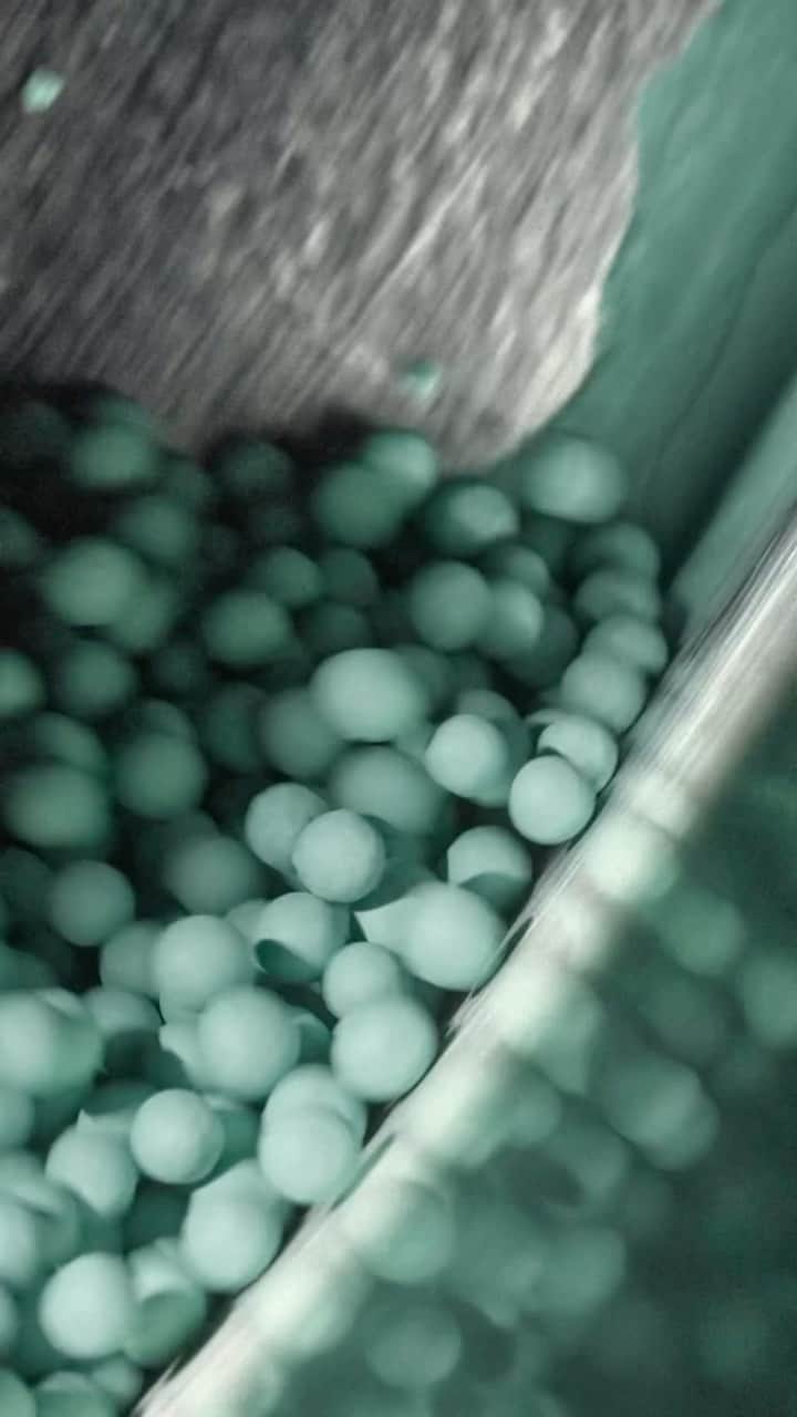 ゲランさんのインスタグラム動画 - (ゲランInstagram)「Beauty is a story for all five senses ...