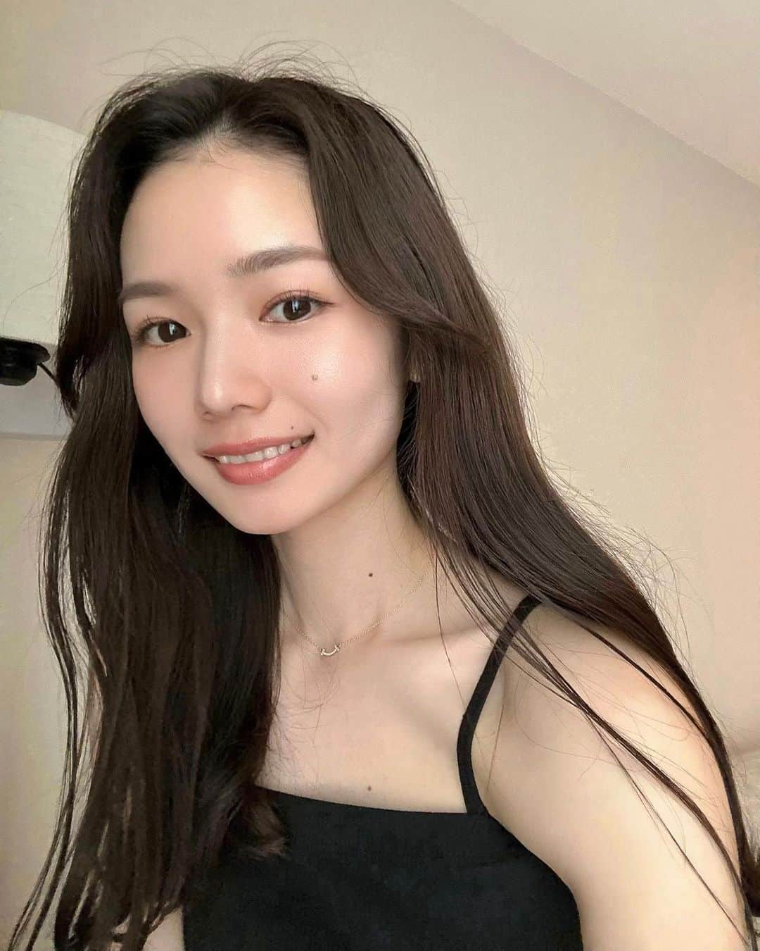 宮所舞さんのインスタグラム写真 - (宮所舞Instagram)「. @plus_eau plus eau シャンプー&トリートメント🧴🫧 髪がとろけるみたいな洗い心地と ホワイトフローラルの ...