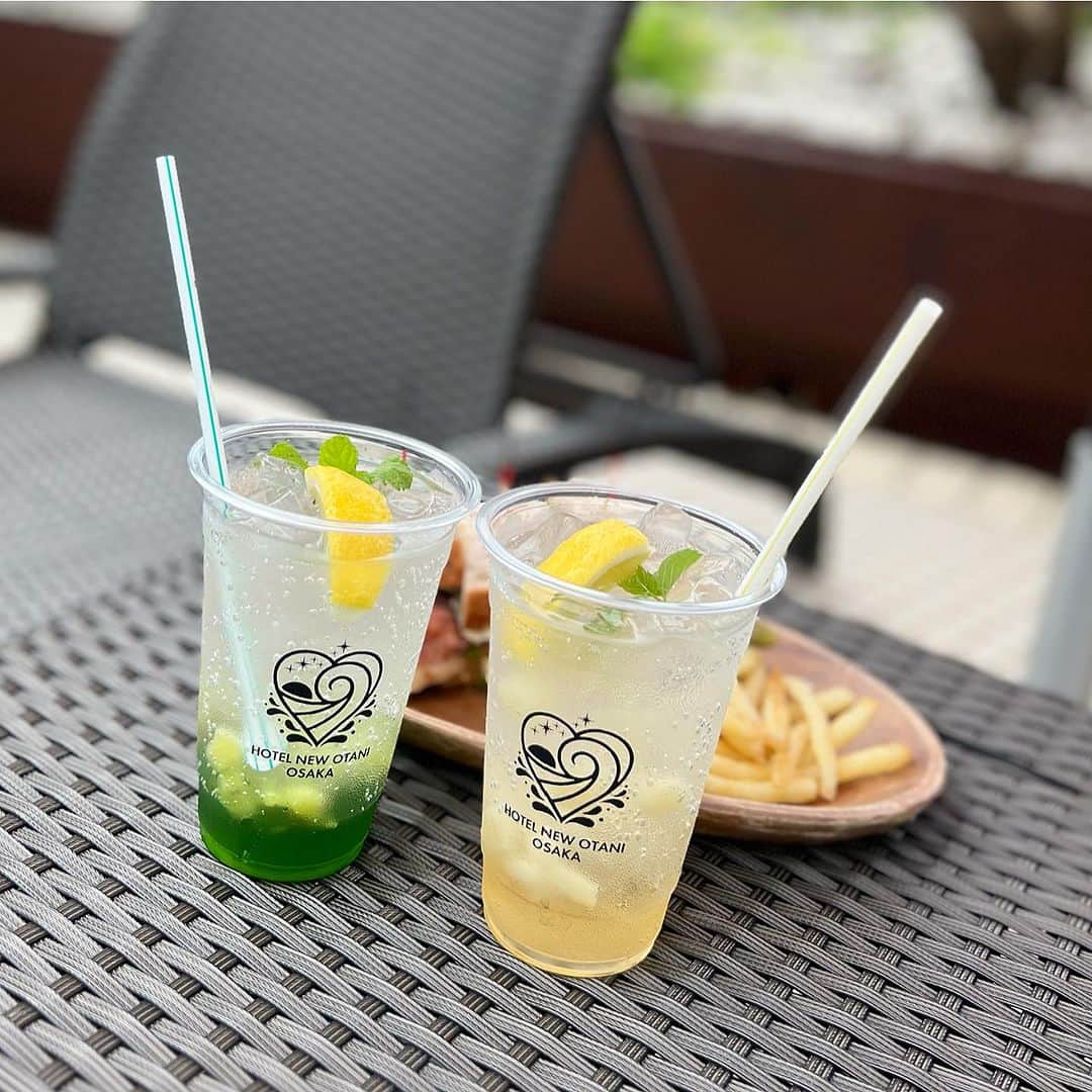 鈴木絢子さんのインスタグラム写真 - (鈴木絢子Instagram)「・ ・ 【今年も城プール🏯】 ホテルニューオータニ大阪「Jo-POOL」 今年も9月18日までアウトドアプールがOPEN ...