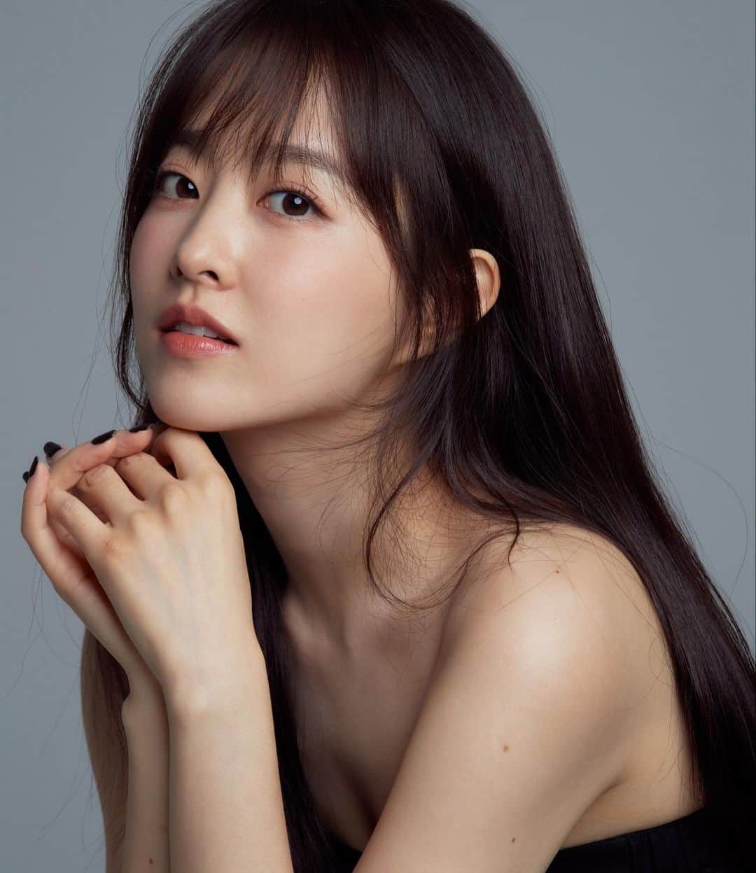 パク・ボヨンさんのインスタグラム写真 - (パク・ボヨンInstagram)「🖤 📸 @ahnjooyoung_ 👗 @with.hyunkyoung 💄 @b_joeun 💇‍♀️ ...