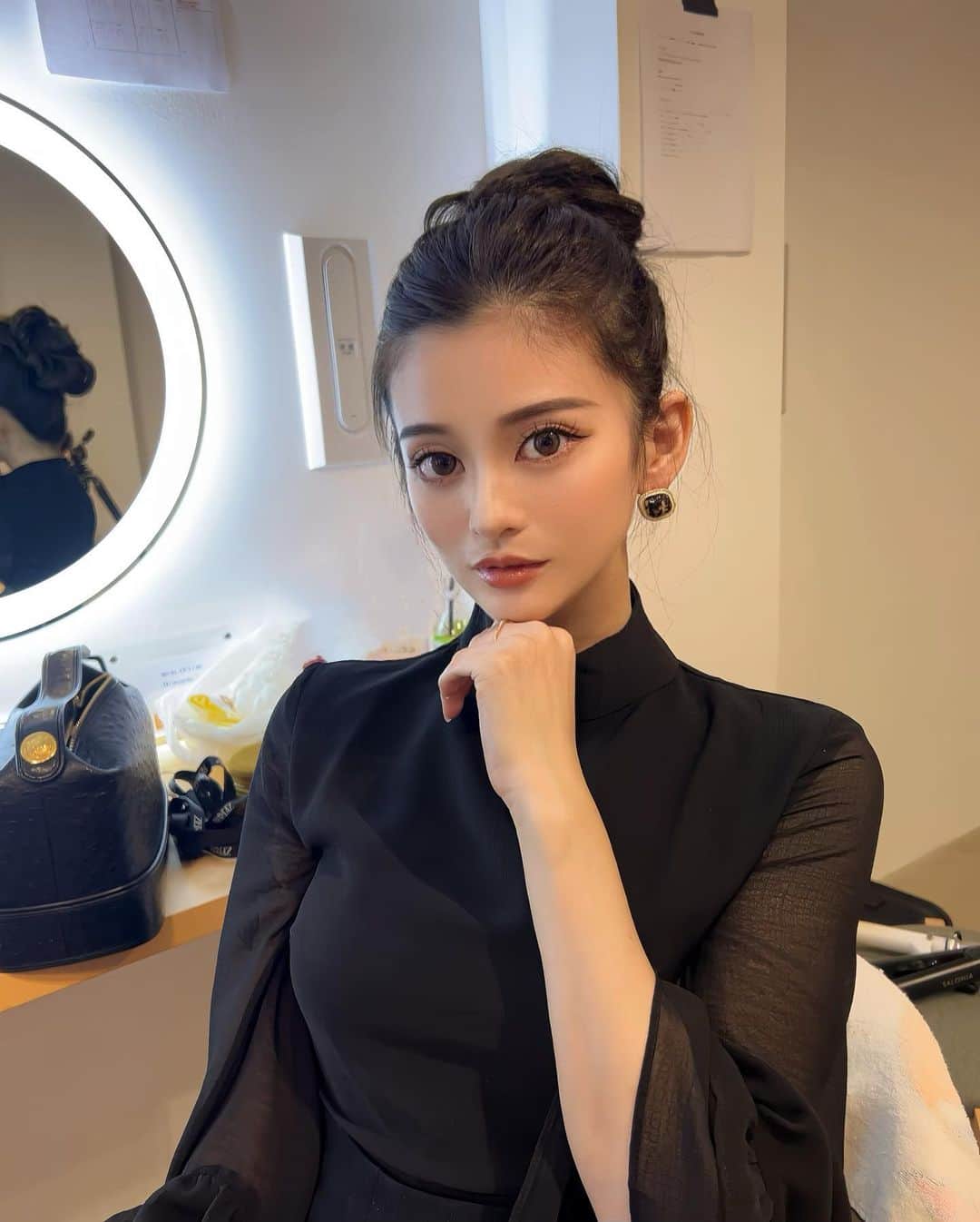 𝙼𝙰𝙰𝚈𝙰さんのインスタグラム写真 - (𝙼𝙰𝙰𝚈𝙰Instagram)「アップと下ろしどっちが似合う？ とゆうか、どちらがイメージ強い ...